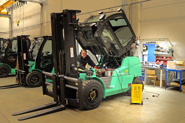 Forklift Training For details call DriveTrain Solutions Ltd on 01753 683972